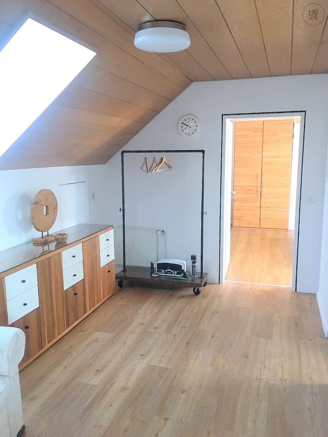 Exklusiv möblierte Wohnung mit WLAN und Balkon in Erlangen nähe Siemens ...